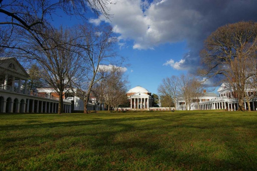9 Absolutely Beautiful Virginia College Campuses {Leafy Quads + Classic ...