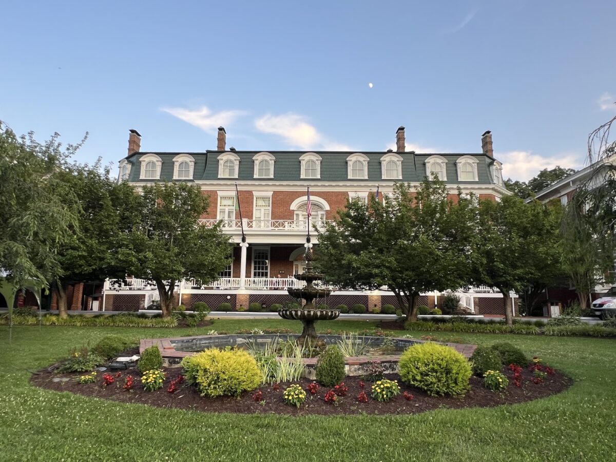 17 Haunted Places in Virginia: Our Favorite Spooky Towns, Bridges, and ...